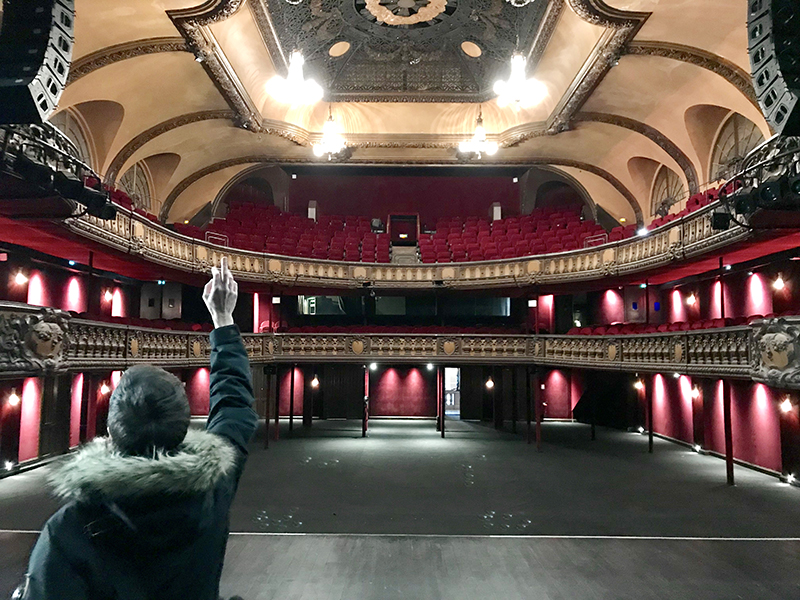 Les Coulisses Du Trianon GRAFFEUR PARIS Les Coulisses Du Trianon GRAFFEUR PARIS